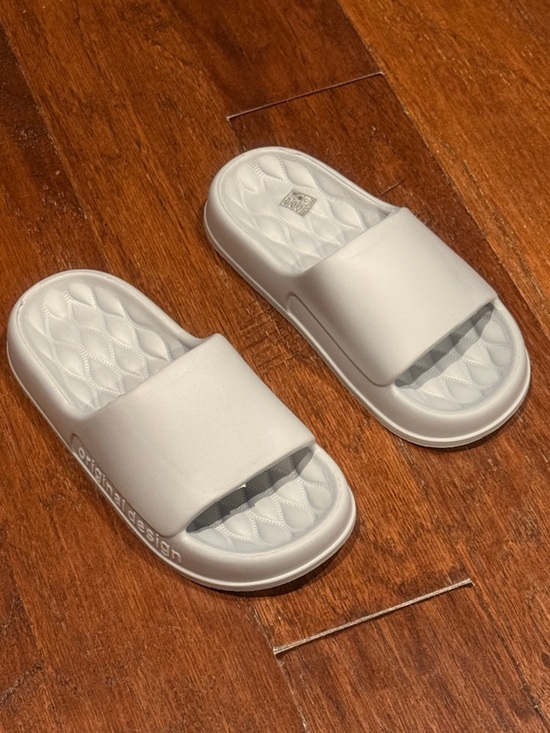 Shoes | Sz 1105 Pool Slides Silverlight Gray Sandals W Original Design ...